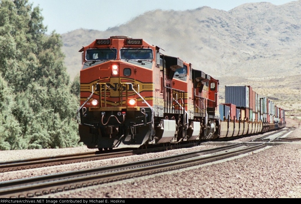 BNSF 4669